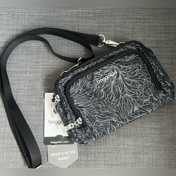 Baggallini | Bags | Nwt Baggallini Triple Zip Compartments With Front ...
